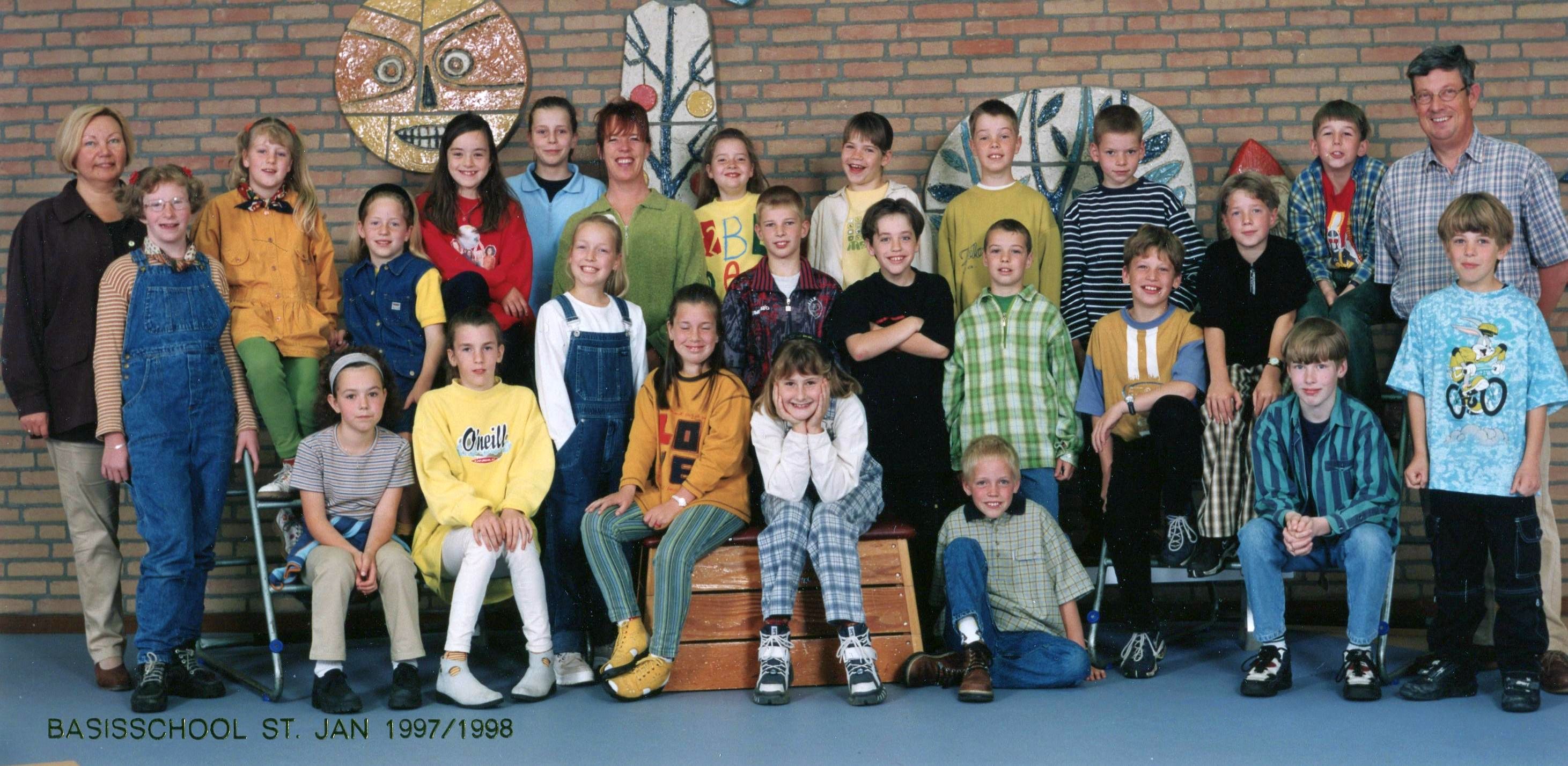 Bassisschool St. Jan groep 6, 1997-1998 – Heemkunde Stramproy