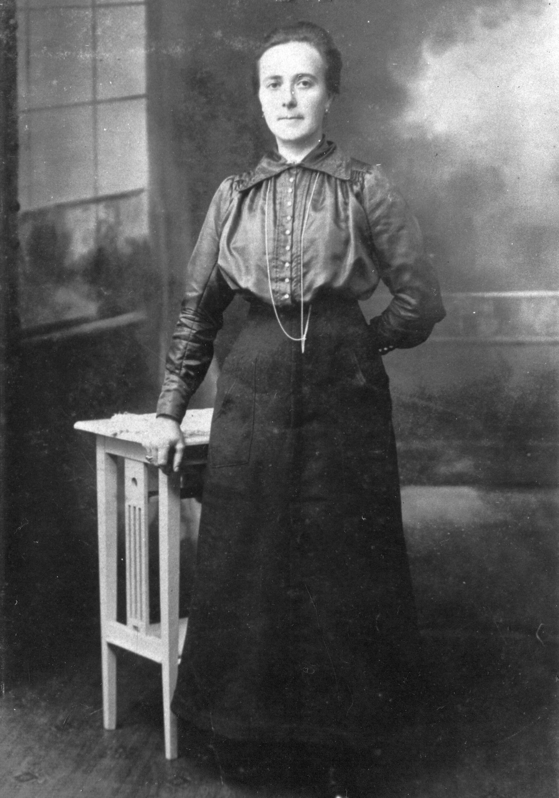 Stals-Kwaspen ‘Sjoemaekers Graad’ Mieke, 1892-1968 – Heemkunde Stramproy